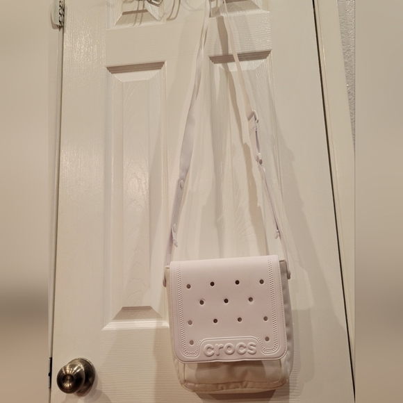 CROCS | Bags | Crocs White Crossbody Bag | Poshmark